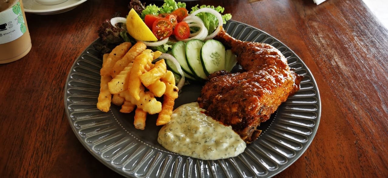 Haus 7 Cafe Spicy Portuguese Chicken | Chiefeater.com