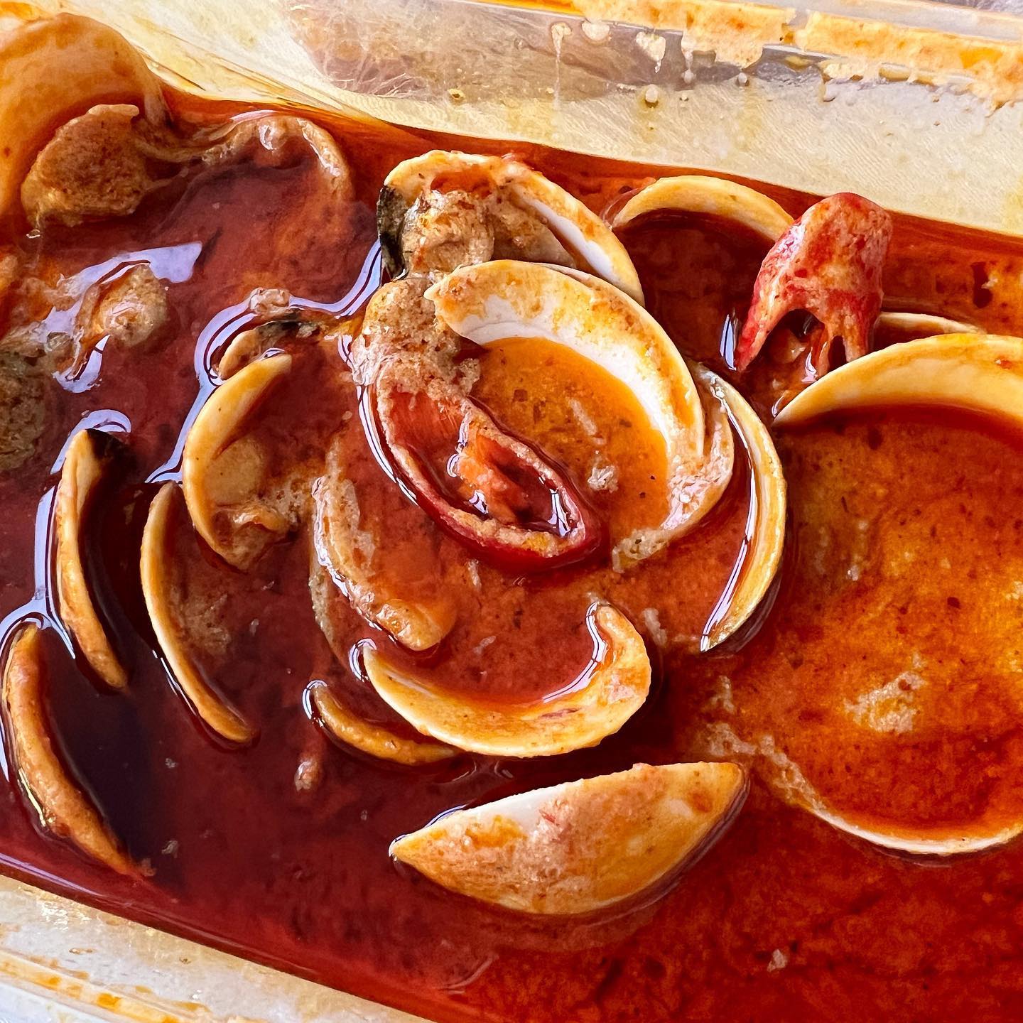 Elli Rocks is Clams Heaven | Chiefeater.com