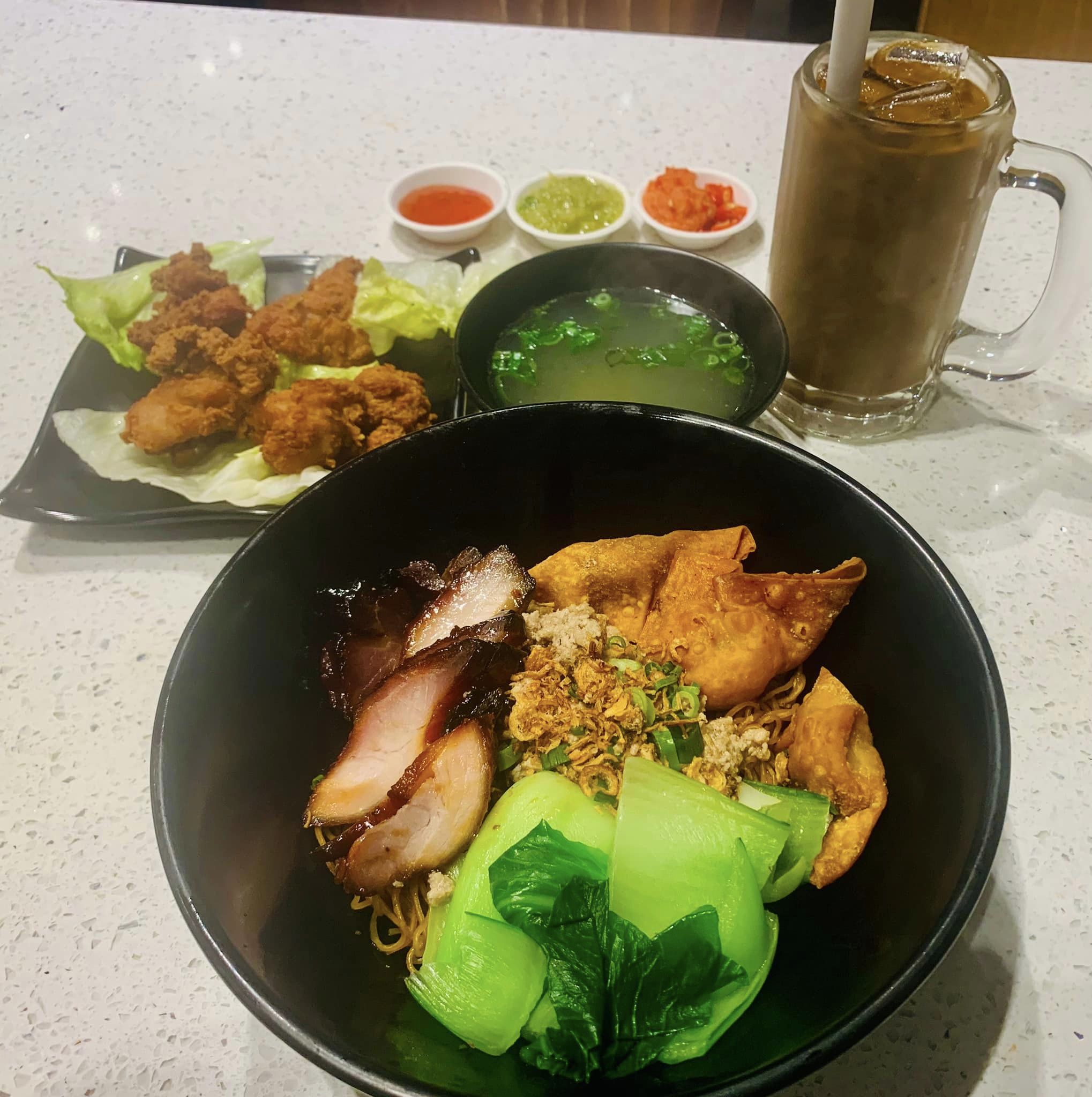 Hainan Chicken Boxhill Wantan Mee | Chiefeater.com