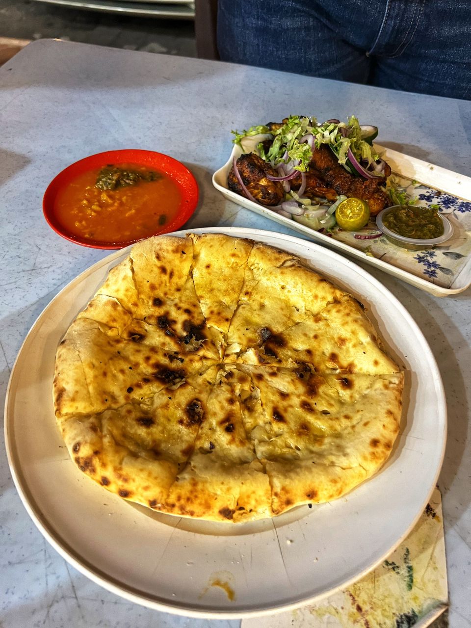 Hookah Station Bistro Garlic Naan | Chiefeater.com