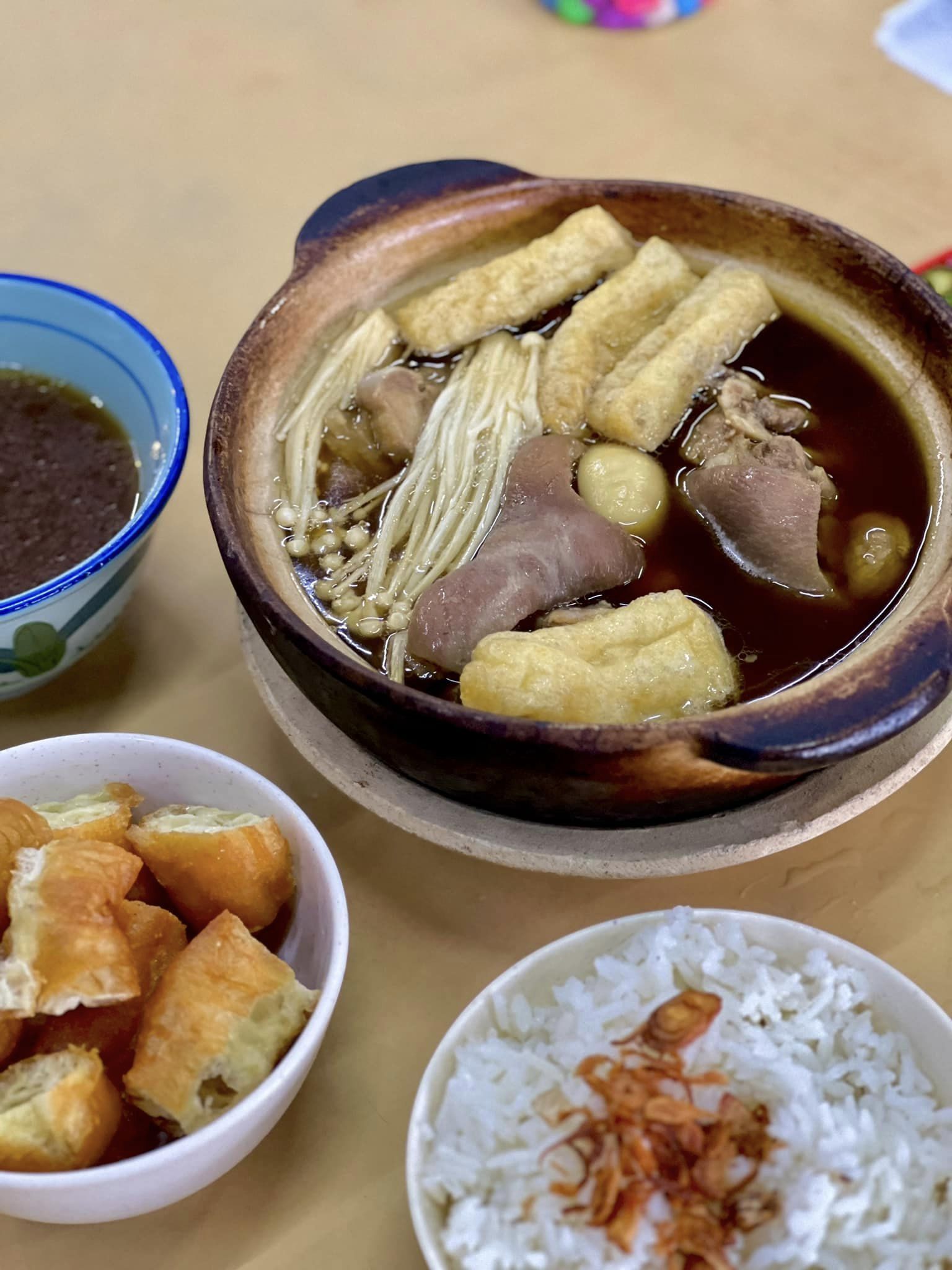 Fei Zai Bak Kut Teh is Perfect for a Cold Wet Day | Chiefeater.com